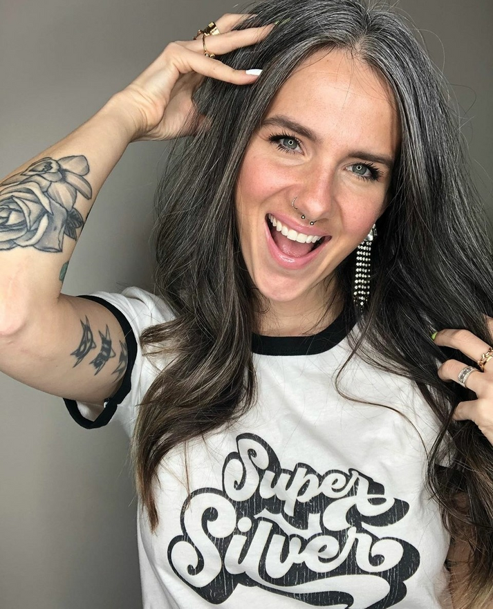 Super Silver Vintage Tee – Silver & Free